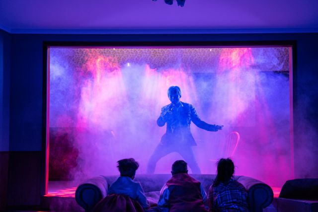 K–Box | Stage Whispers