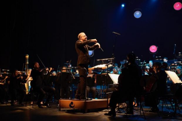 Adelaide Symphony Unwraps Christmas | Stage Whispers